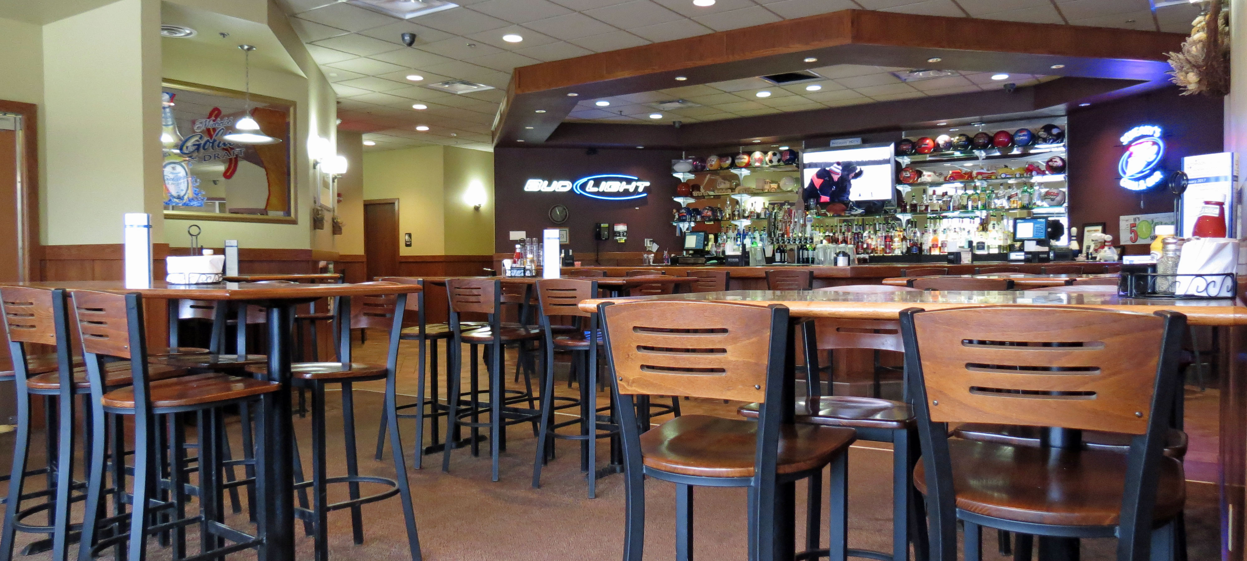 Squeaky's Grill & Bar – Great Food at Great Prices!